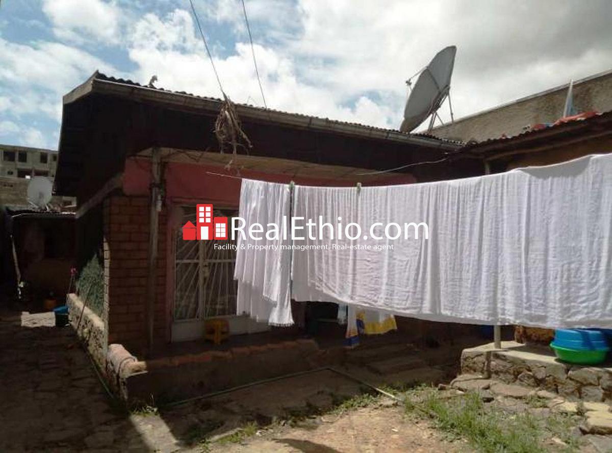 Megenagna,2 BR old villa house for sale, Addis Ababa Ethiopia.