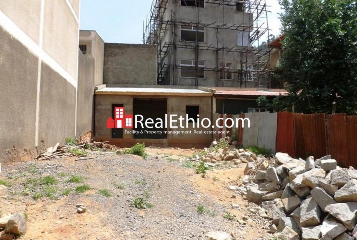1 BR service quarter house for sale at Adisu Gebeya, Addis Ababa, Ethiopia.